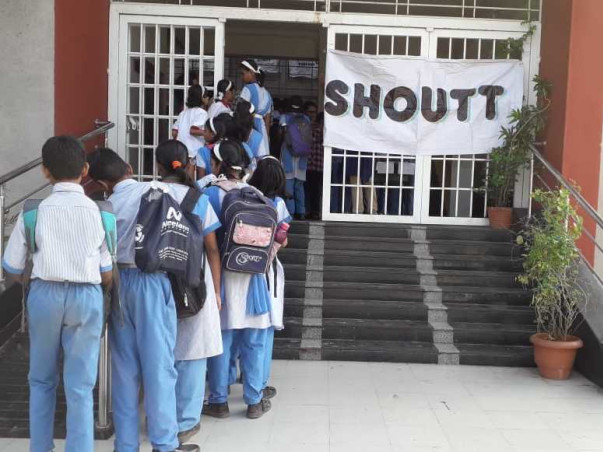 Empower Underserved Students Through Extra-curricular Workshops