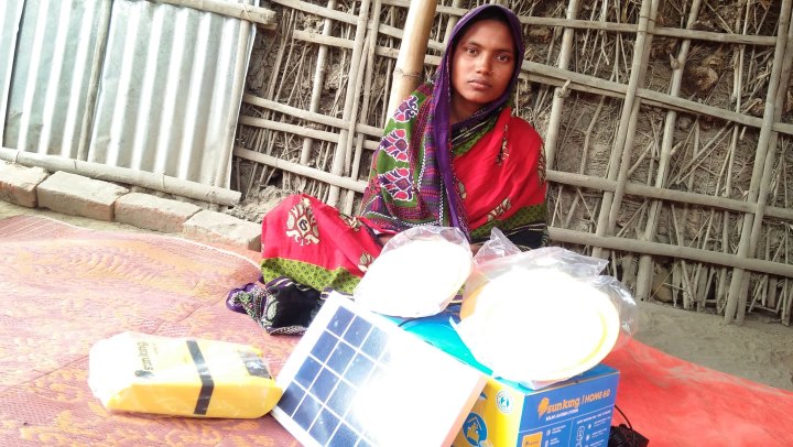Farida increased her savings by buying solar lights | Milaap